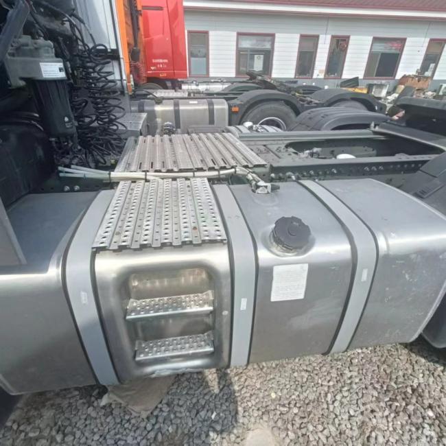 570 C9h Sitrak Heavy Duty Truck for Commercial Use