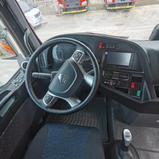 Heavy Duty 6X4 Sinotruck Truck for Efficient Transportation Needs