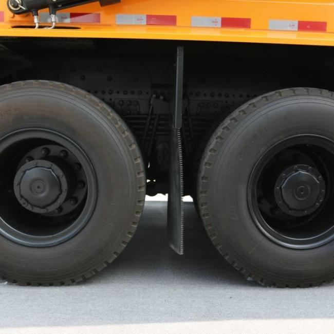 Beiben V3 Heavy-Duty Truck, 320 Horsepower, 8X4, 5.6-Meter Self Dumping Transport Truck
