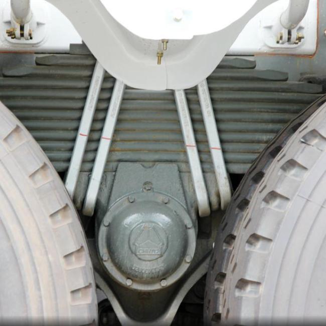 Hydraulic Steering Cement Truck with Sinotruk Chassis for Construction Sites