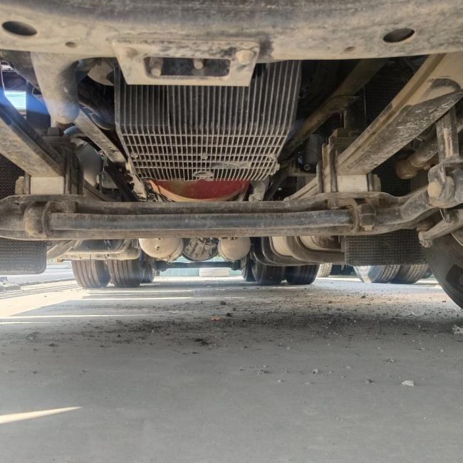 Shaanxi Automobile Delong X6000 Diesel Traction Truck Featuring 600L Fuel Tank