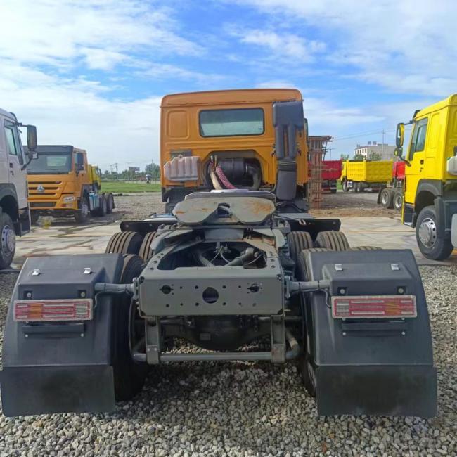 2024 Used Chinese Heavy-Duty HOWO Transport Truck with 400L Fuel Tank Capacity
