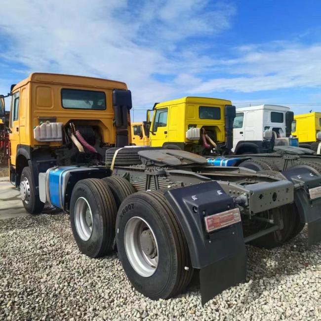 2024 Used Chinese Heavy-Duty HOWO Transport Truck with 400L Fuel Tank Capacity