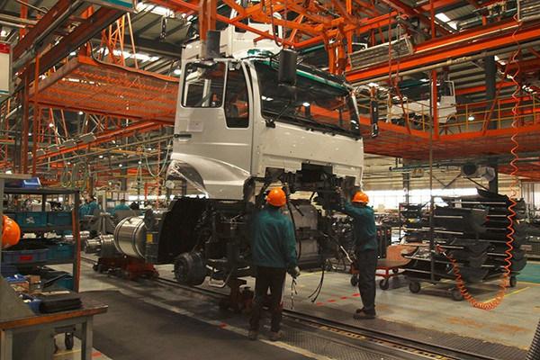 2024 Used Chinese Heavy-Duty HOWO Transport Truck with 400L Fuel Tank Capacity