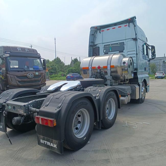 Efficient China Shandeka 6X4 Gas Traction Transport Truck for Your Business