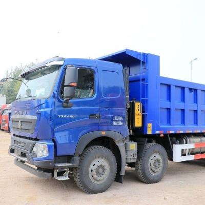 Chine Moteur de tracteur Sinotruk HOWO T7h avec siège à suspension pneumatique de 440 ch et réservoir de carburant de 1000 litres à vendre