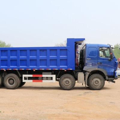 Chine Moteur de tracteur Sinotruk HOWO T7h avec siège à suspension pneumatique de 440 ch et réservoir de carburant de 1000 litres à vendre