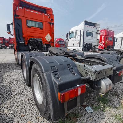 Κίνα Σινοτροχείο Τρακτέρ Τρακτέρ πωλήσεις Τύπος χειροκίνητης μετάδοσης και δεξαμενή καυσίμου 1000L για ρυμούλκηση προς πώληση