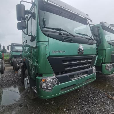 Κίνα 400-600L δεξαμενή καυσίμου HOWO ελκυστήρας φορτηγό με προσαρμογή και υδραυλικό σύστημα πέδησης προς πώληση