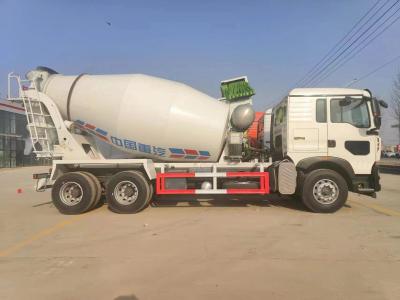 Chine Chassis Sinotruk Servo Direction Hydraulique Mélangeur de béton à 8 cylindres et 400 ch à vendre