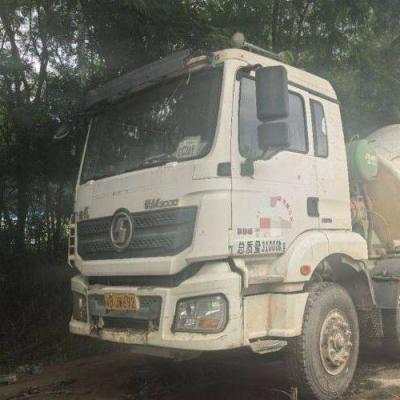 Κίνα 12m3 Ντίζελ Sinotruk Μικρατήρας σκυροδέματος με υδραυλικό σύστημα διεύθυνσης και ελαστικό προς πώληση