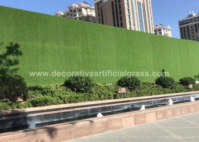 Cina Protezione UV di Panels dell'erba del PE pp della parete del recinto all'aperto falso dell'erba in vendita