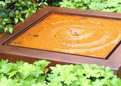 中国 屋外の装飾的な金属の庭の彫刻水はカスタマイズされて特色になる 販売のため