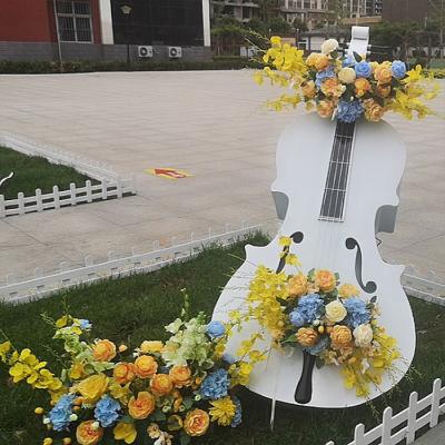 Cina Scultura dello strumento musicale del violoncello del ferro per gli ornamenti all'aperto del prato inglese del giardino in vendita