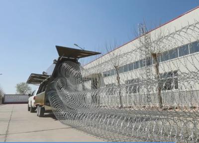 Cina caldo immerso ha galvanizzato la barriera mobile di sicurezza del rasoio della barriera mobile d'acciaio di sicurezza del cavo Mesh Trailer del rasoio 6d in vendita