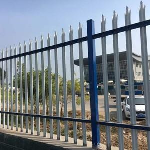 China Hete Ondergedompelde pvc Met een laag bedekte de Palissadeomheining van Europa voor Openlucht Te koop