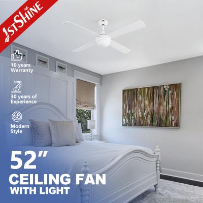 Cina 4 MDF Blade Modern Ceiling Fan LED Light 5 velocità telecomando per camera da letto in vendita