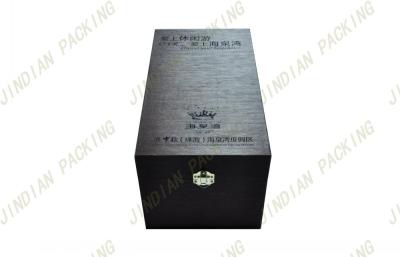 Cina Contenitore d'imballaggio di lusso di vino rosso, contenitori di regalo di legno durevoli del vino del Mdf con la serratura del metallo in vendita