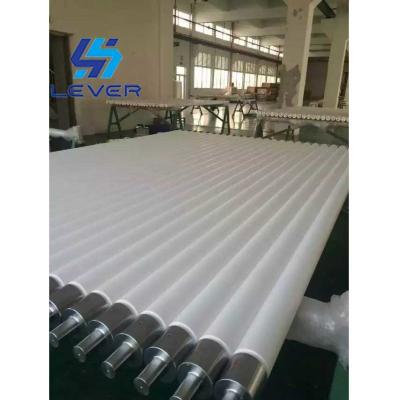 China Silicone cerâmico SiO2 dos rolos usado na máquina de moderação de vidro do forno da fornalha à venda