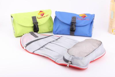 Cina Storage Polyester Hanging Toiletry Kit For Business Trip in vendita