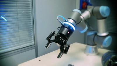 Cina YOURING smart light and sound robotic gripper device for UR3 Universal 6 axis cobot in vendita
