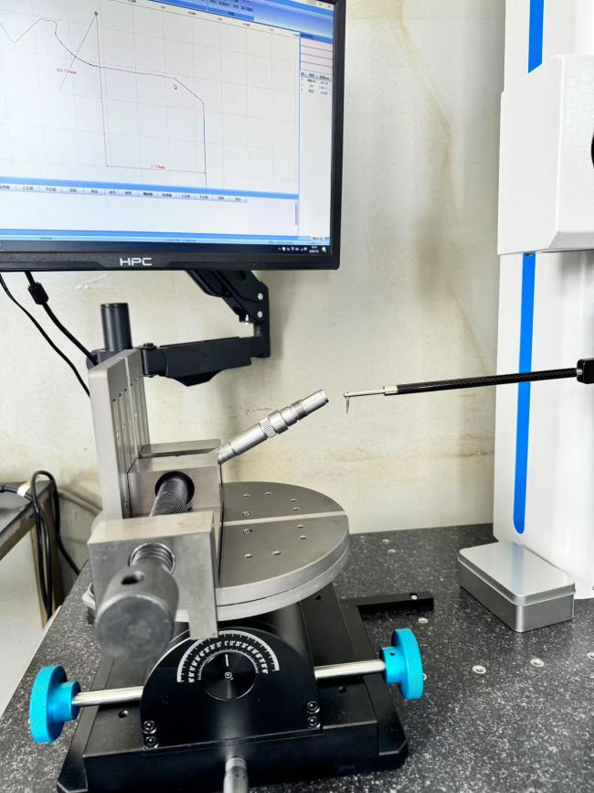 Full view of the workpiece surface contour tester