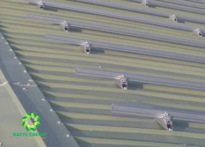 Cina Sistemi solari del montaggio della struttura del tetto affidabile del metallo per il tetto lanciato in vendita