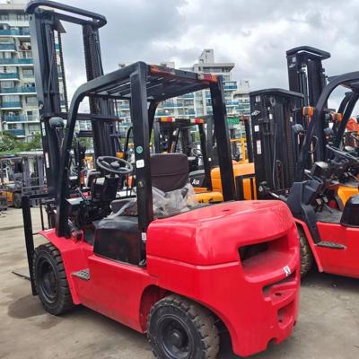 Cina Usato 5,5 tonnellate quattro ruote Diesel Forklift di pietra Altezza di sollevamento 3000mm in vendita