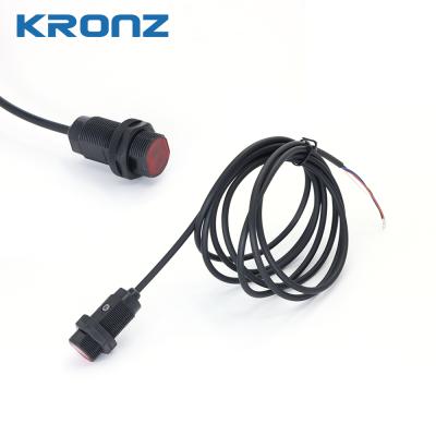 China Cylindrical Photoelectric Sensor Direct Diffuse 10-500mm PNP NPN Output Compact Size for sale