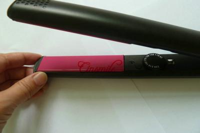 Cina Strumento di vibrazione senza cordone domestico di stile dei raddrizzatori dei capelli di sicurezza mini potente in vendita