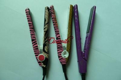 Cina Mini raddrizzatore ceramico portatile dei capelli, 110V - macchina rossa del ricciolo 240V in vendita