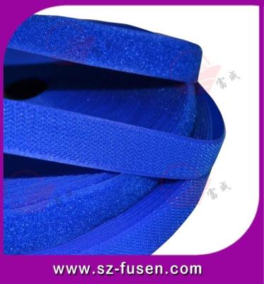 Cina Gancio del velcro del blu reale e cinghia del ciclo, nylon 10mm - 180mm Cucire-su velcro in vendita