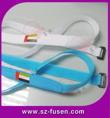 Cina Gancio del velcro ed OEM di nylon 20mm riutilizzabili delle cinghie del ciclo per il trasporto di Luaggage in vendita