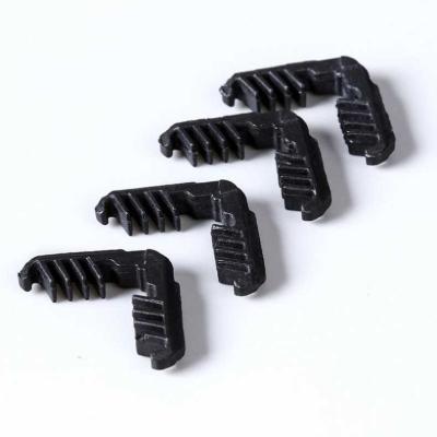 Cina Uso chiave d'angolo di plastica della finestra degli accessori nulli della porta con il distanziatore di alluminio Antivari in vendita