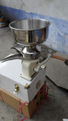 중국 소용량 100L/H 전기 밀크 크림 분리기 9kg 용량 및 분리 그릇 판매용