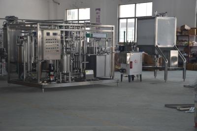 Κίνα Συμπίεση σχεδιασμού 8000KG Βιομηχανική Μίνι κλίμακα 200L / H αρωματισμένο παγωτό επεξεργασία γραμμή προς πώληση