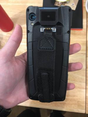 Chine IP65 4G rocailleux portatif GPS Glonass a soutenu l'écran tactile de 4 pouces PDA androïde tenu dans la main avec le 2D scanner à vendre