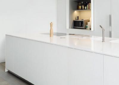 China Tejas de porcelana resistentes a los arañazos 3 diseño de patrones Absorción de agua < 0,5% Para una decoración interior elegante en venta