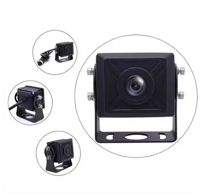 Cina Effective Pixels Car Rear View Camera System Features Anti Aging Wire in vendita
