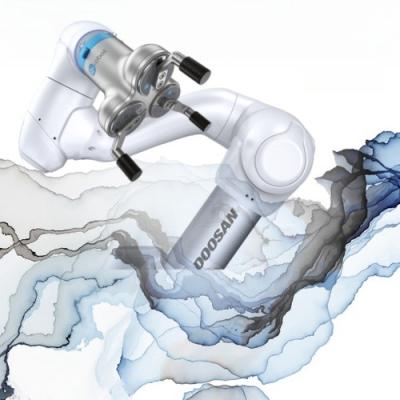 China Alta seguridad 6 sensores de par Doosan Robótica M1509 Robotización del brazo robótico de manipulación pesada Cobot con agarre onrobot en venta
