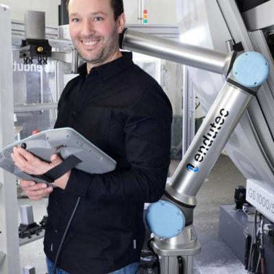 중국 협동 로봇 팔 UR 10e Of 6 Aixs Cobot 10KG 유료 부하와 로봇 커버 용접 판매용