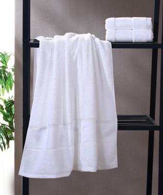 Cina Logo personalizzato Spessore Platino Satin Towels per salone di bellezza di stile popolare e oltre in vendita
