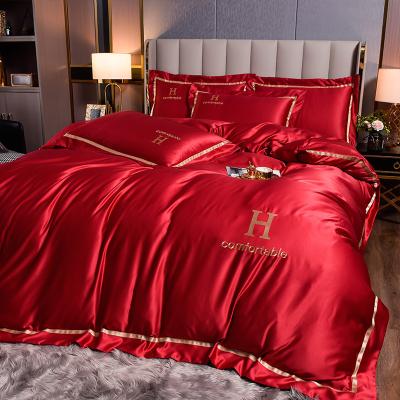 China Luxe geborduurde waszijde beddengoed met polyestermateriaal en aangepast logo Te koop