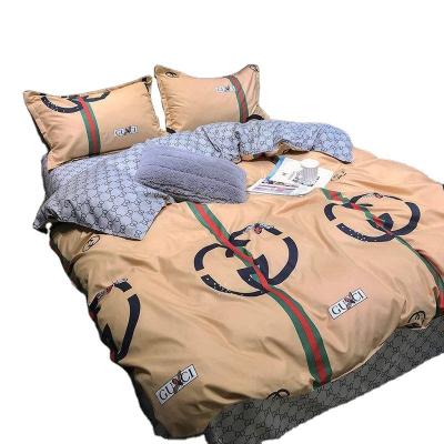 Cina Cartoon di poliestere semplice 4 pcs Set di lenzuola da letto copertura di coperta cuscino copertina da letto da matrimonio in vendita