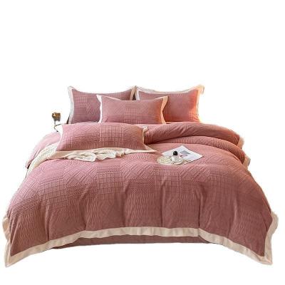 Cina Grado A Stripes Four-Piece Set in Solid Color Milk Velvet e French Velvet per bambino in vendita