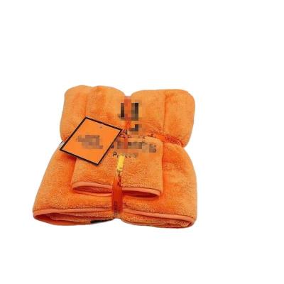 Cina Settile regalo di asciugamani di cotone a maglia morbido e confortevole per bagno rettangolare e elegante in vendita