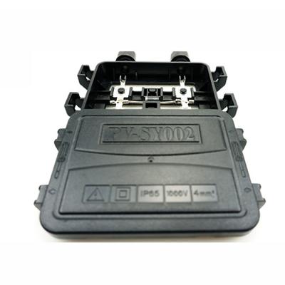 China IP67 Waterproof 1000VDC Rated Voltage 10A Diode Current Double Core Wire PV Junction Box for Solar Panels for sale