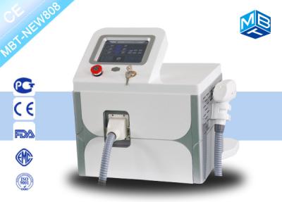Cina La depilazione permanente medica del laser a diodi 220V 810nm con CE ha approvato in vendita