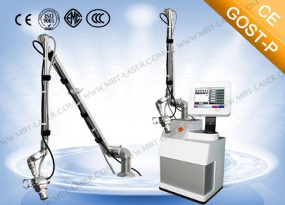 China a máquina fracionária do laser rf do CO2 30w para a remoção da marca de estiramento, clarea a pele à venda