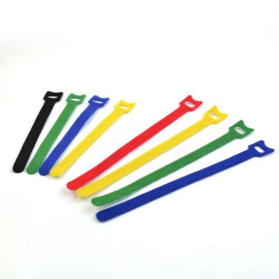 Cina Larghezza dell'involucro 100mm della fascetta ferma-cavo del velcro del nero del fermaglio del nylon di 100%, Auto-commovente in vendita